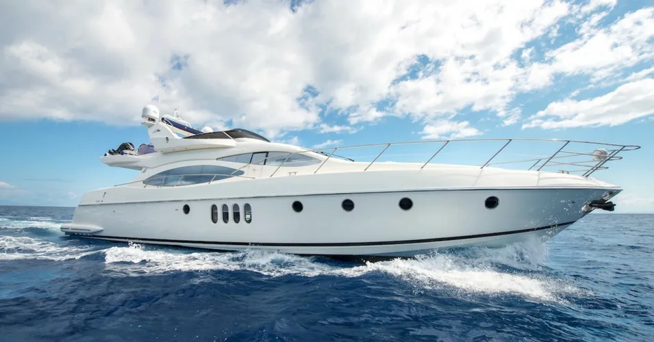 MANU yacht for charter (Azimut, 21m, 2004)